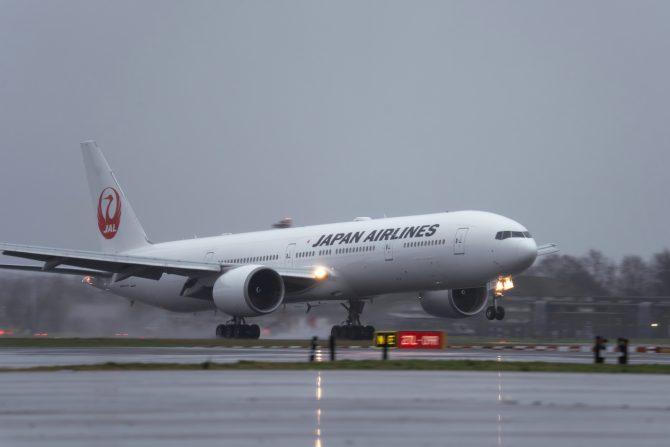 2025年元日、JAL 777-300ER最後の羽田＝ロンドン線。ヒースロー空港から届いたラストシーン | AIRLINE web -月刊エアライン×航空旅行-